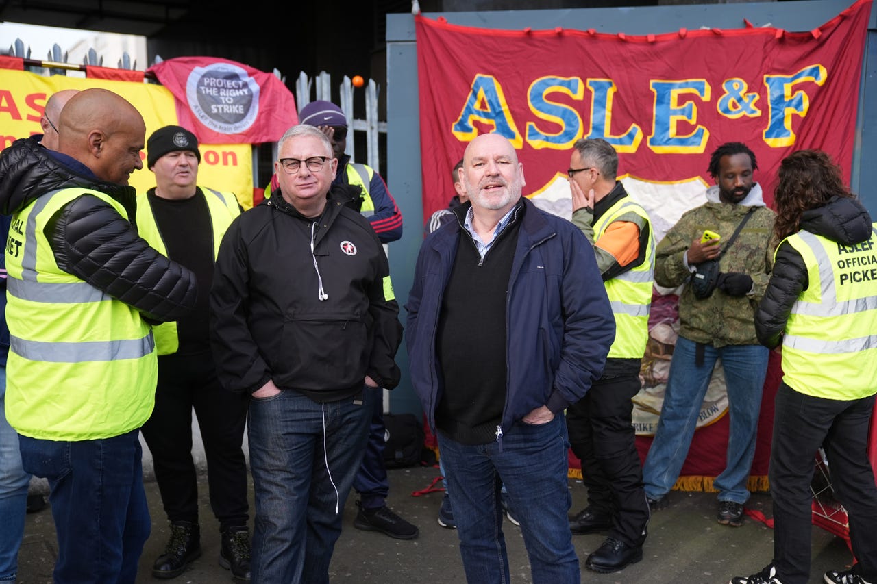 Aslef’s Mick Whelan pleads for return to negotiating table | Salisbury ...