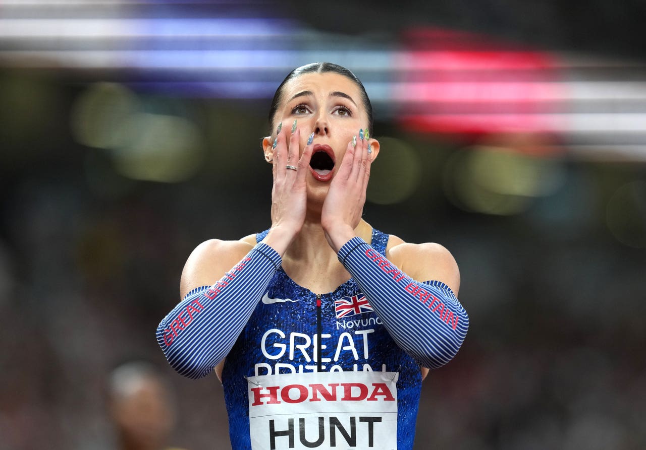 Amy Hunt wins 200m silver at World Championships in Tokyo | Express & Star