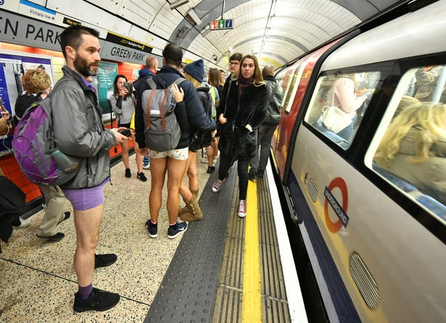 Passengers Strip Down To Pants For No Trousers Tube Ride Express And Star