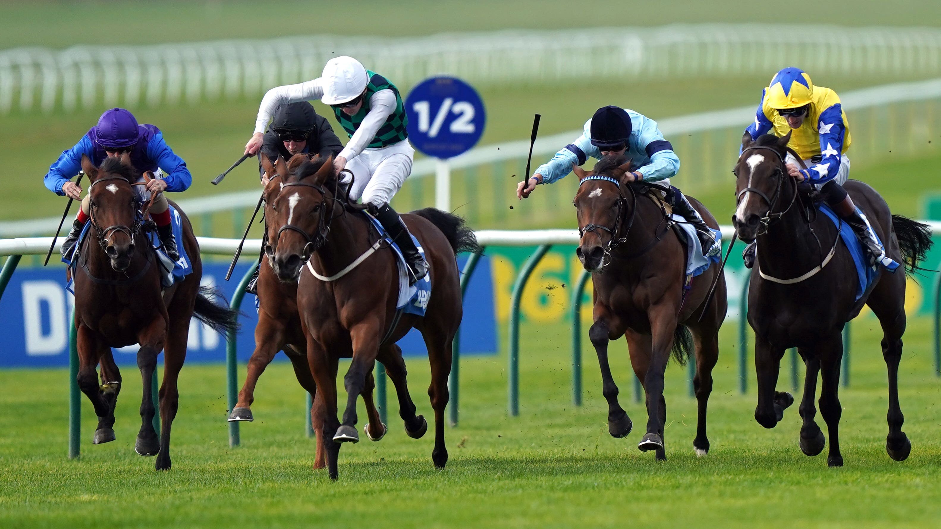 Midnight Mile puts down Classic marker in Oh So Sharp victory