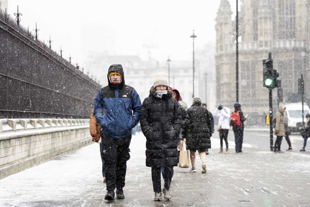 UK braces for heavy snow from Storm Goretti as amber warnings issued ...
