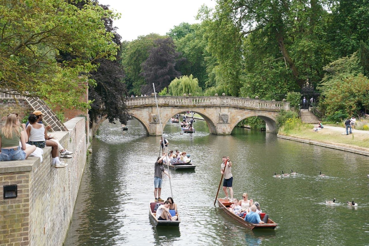 Future of punting in Cambridge faces threat from locks ‘in danger of collapse’ | Largs and ...