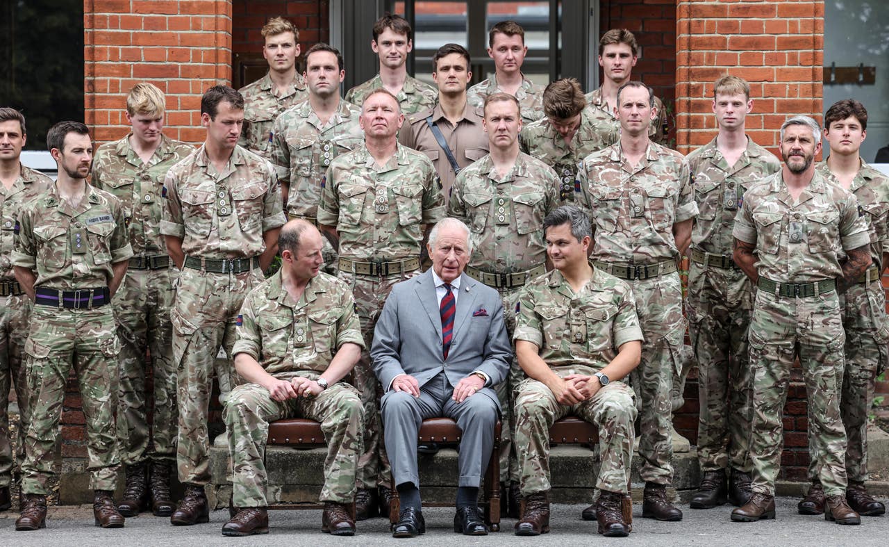 No drinking tonight, jokes King to Grenadier Guards ahead of Trooping ...