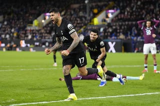 Thomas Frank hails first-half display from Tottenham despite drawing at ...