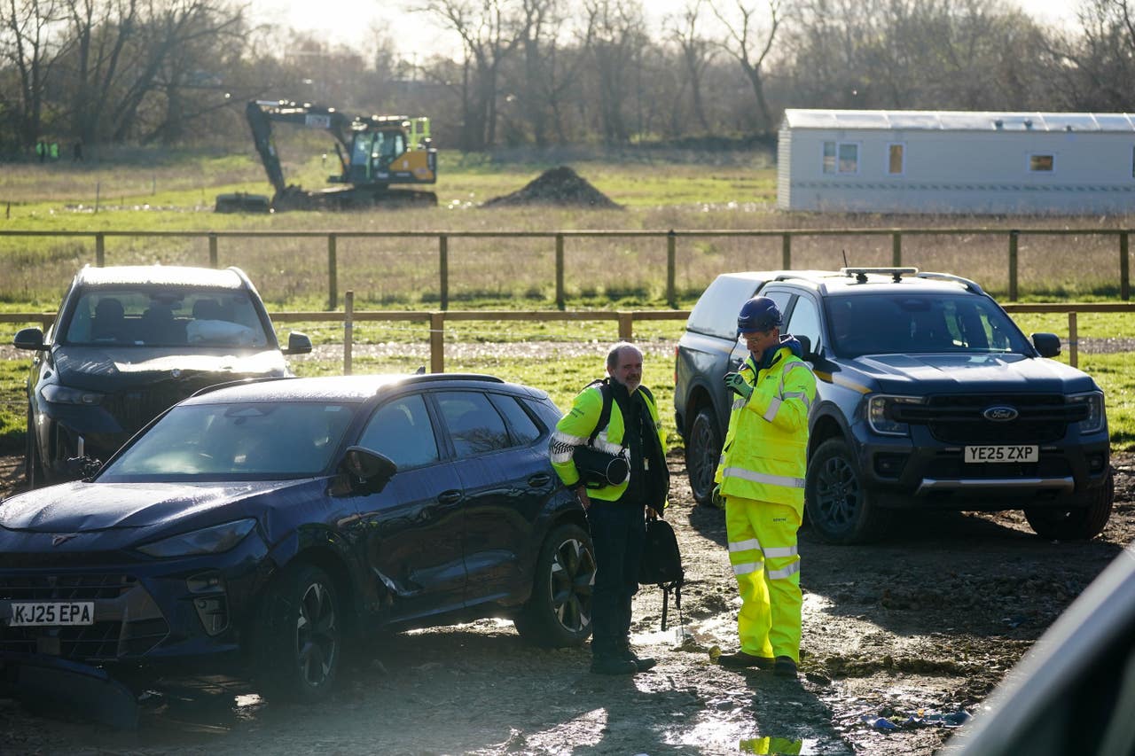 No timeline yet for clearing illegal waste mountain, Environment Agency ...