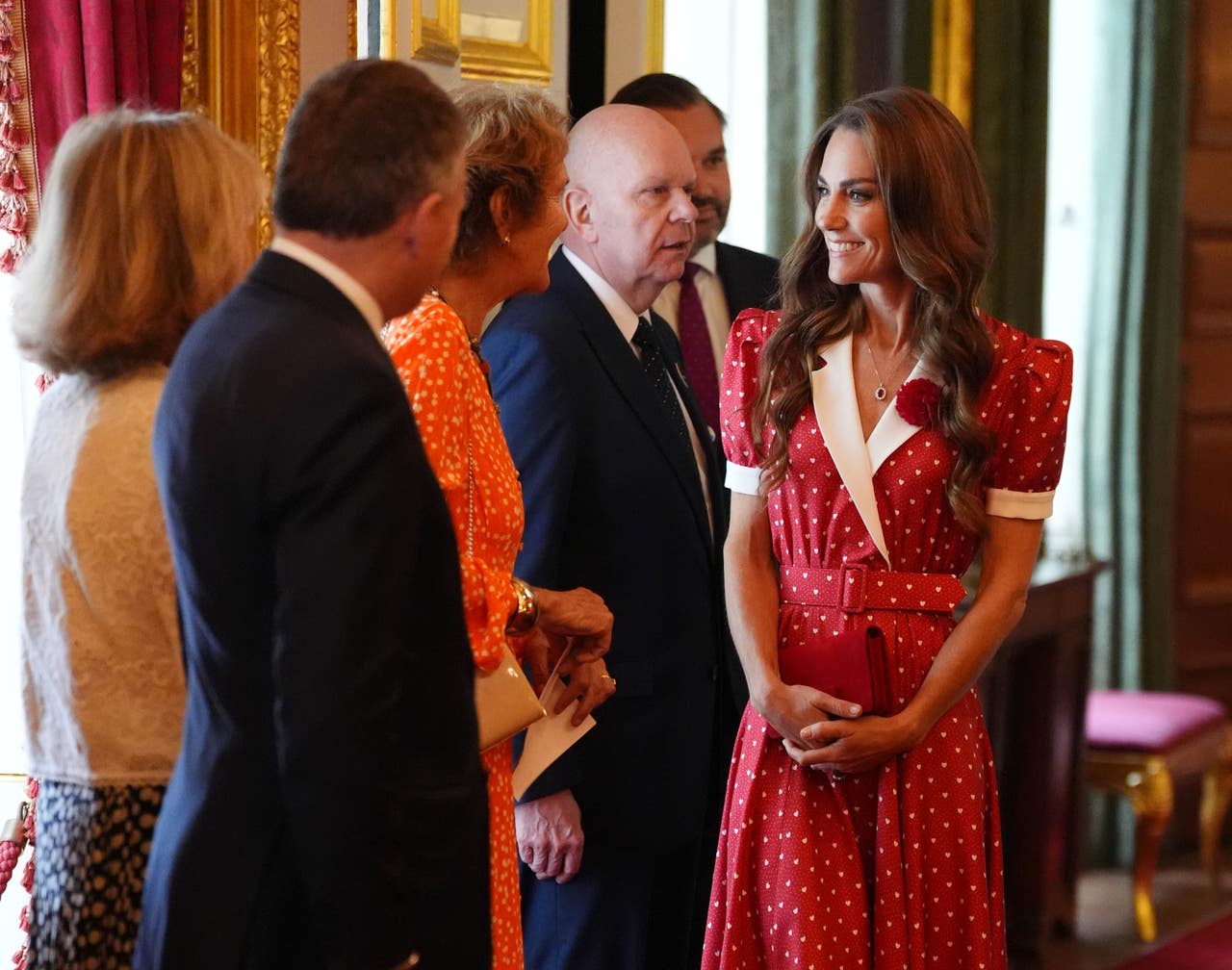King, Queen and Kate mark 125 years of Cancer Research UK with ...