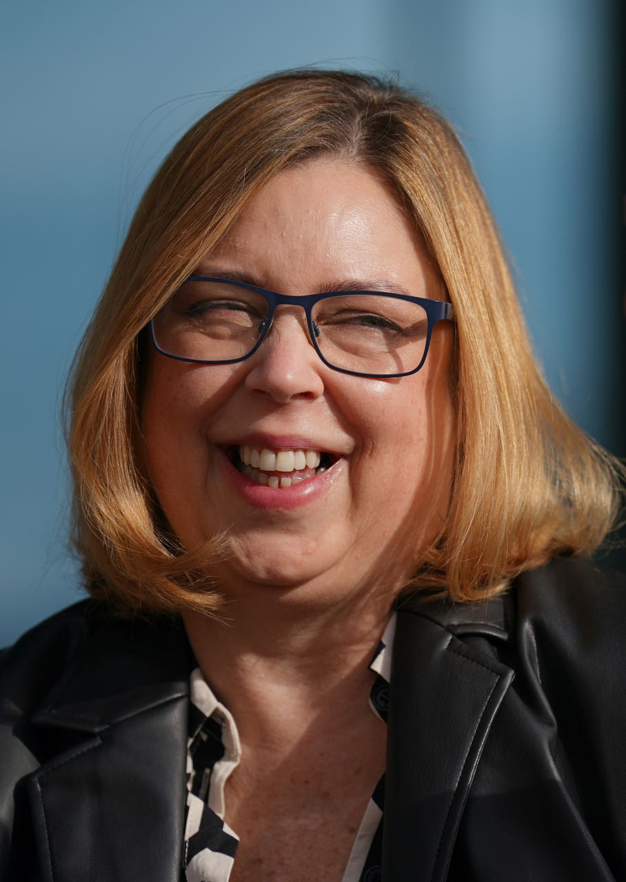 Woman becomes longest survivor of heart and lung transplant | The Argus