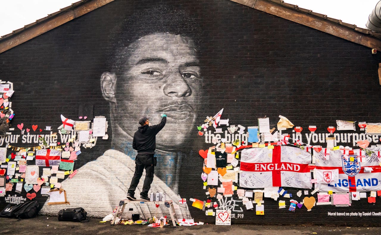 Marcus Rashford mural graffiti ‘not racial’, say police | Clydebank Post