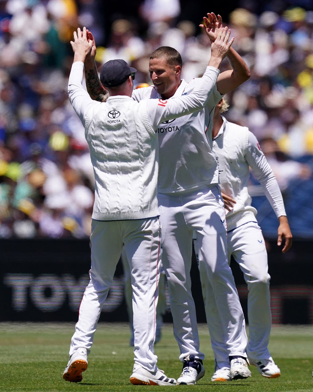 England embark on exhilarating run-chase for victory in Boxing Day Test ...