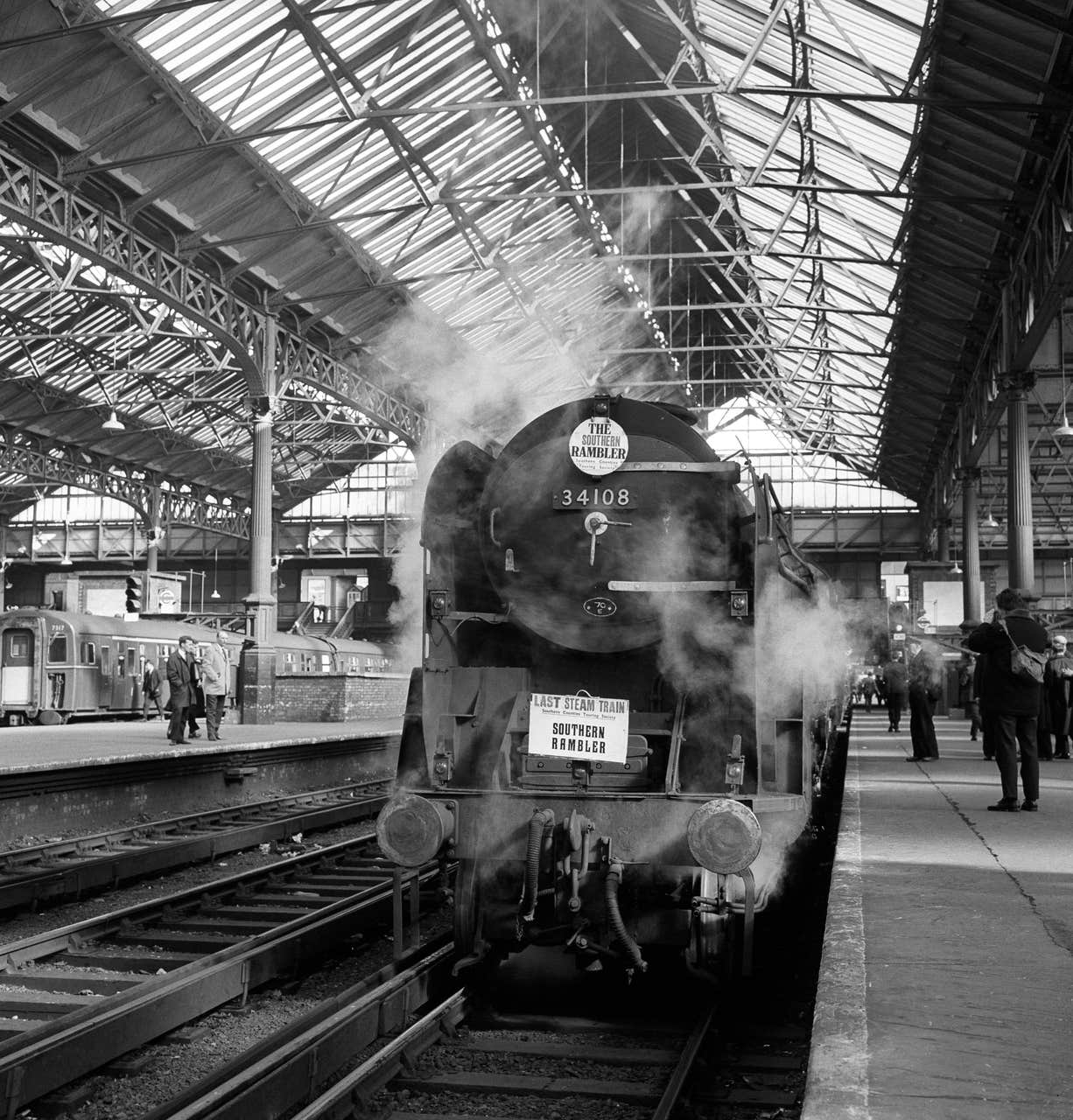 Railway lovers mark 50th anniversary of end of steam on British Rail ...