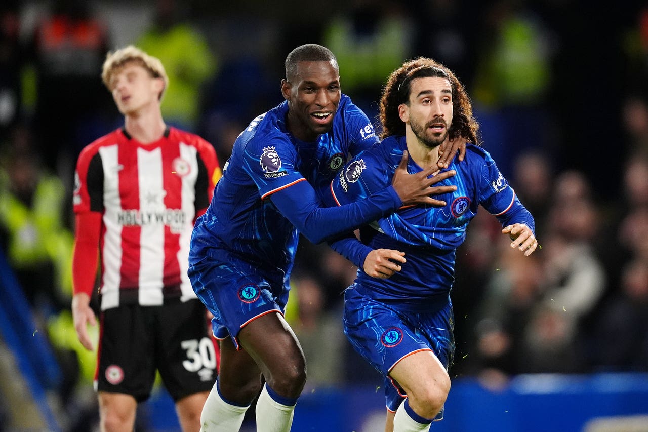 Chelsea beat Brentford and move to within two points of Premier League ...