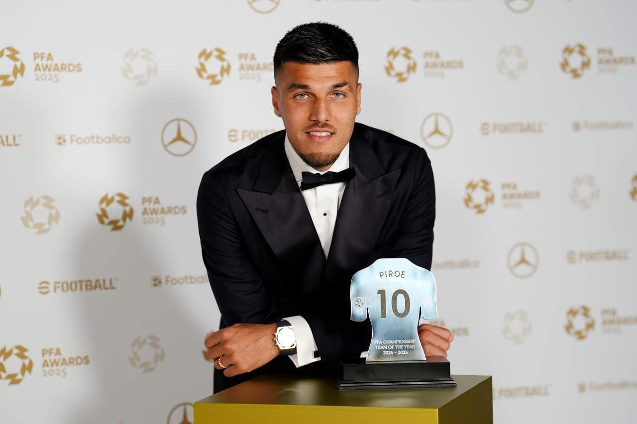 Daniel Farke says Joel Piroe has crucial role to play for Leeds | News ...