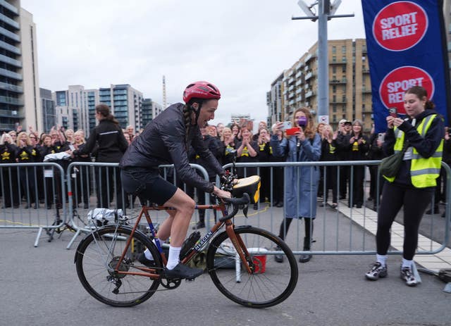 Jill Scott sets off for five-day 388-mile Sport Relief challenge ...