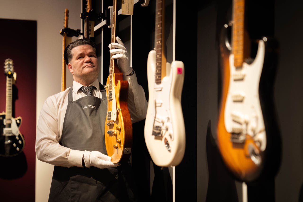 Two Jeff Beck guitars sell for £1m each as musician’s collection raises ...