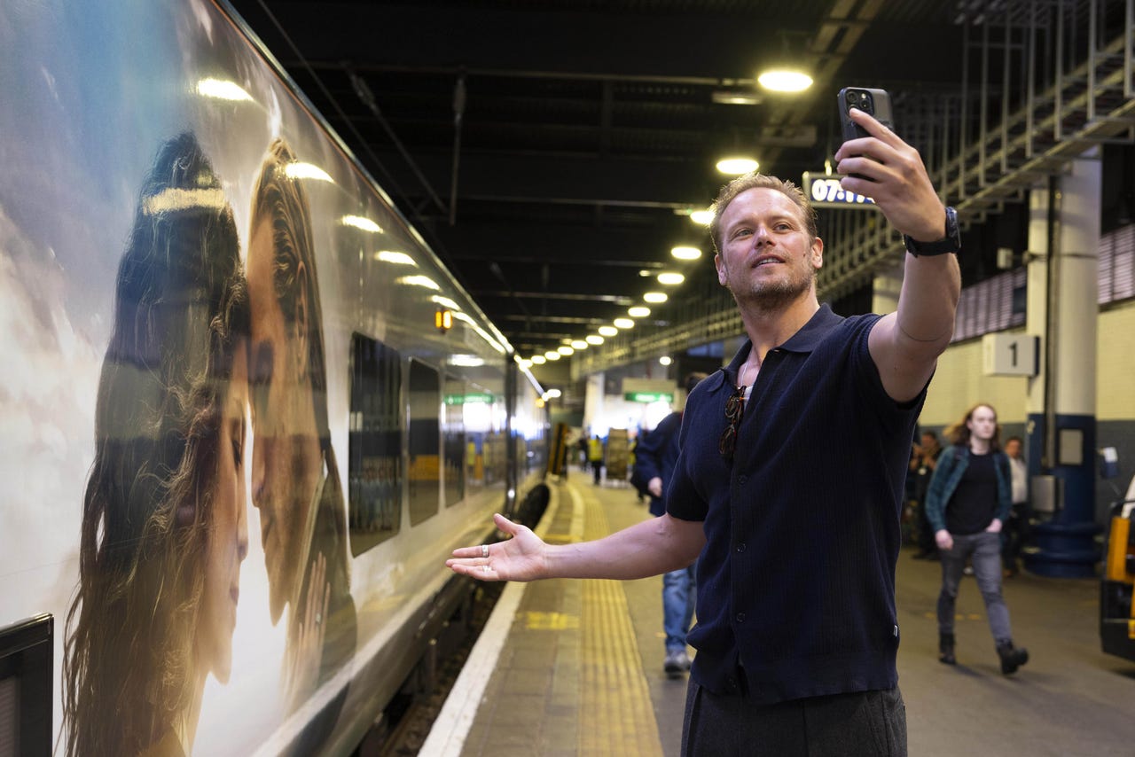 Caledonian Sleeper train given Outlander makeover in celebration of the ...