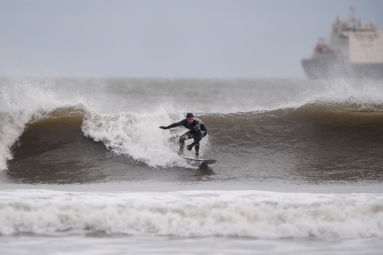Wind and rain hit UK as New Year’s Eve events cancelled | The Gazette