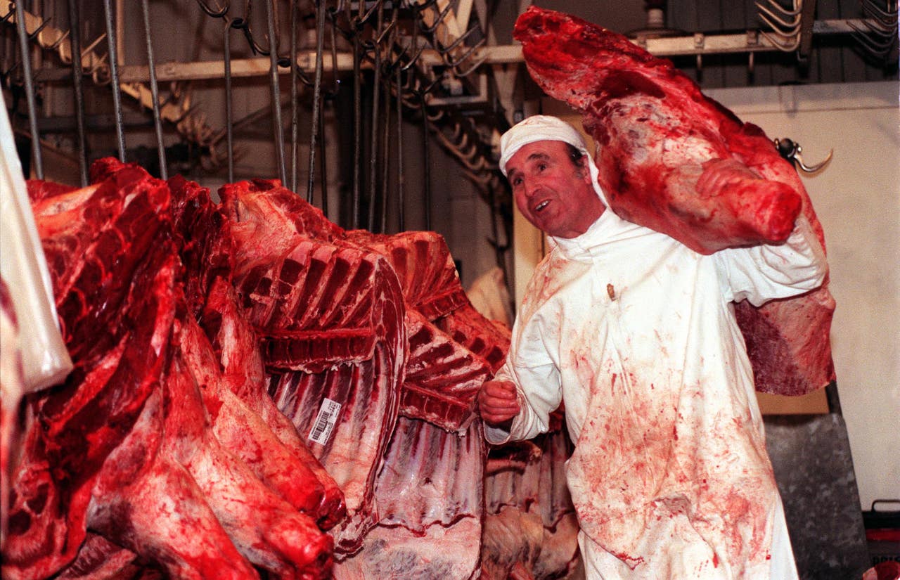 London’s historic Smithfield meat market to close | Runcorn and Widnes ...