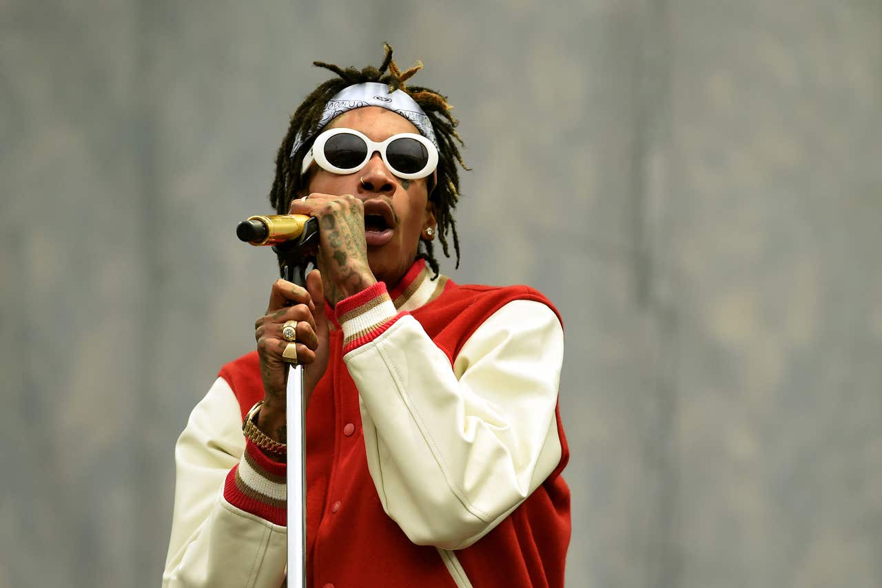Romanian court sentences rapper Wiz Khalifa to nine months for drug ...