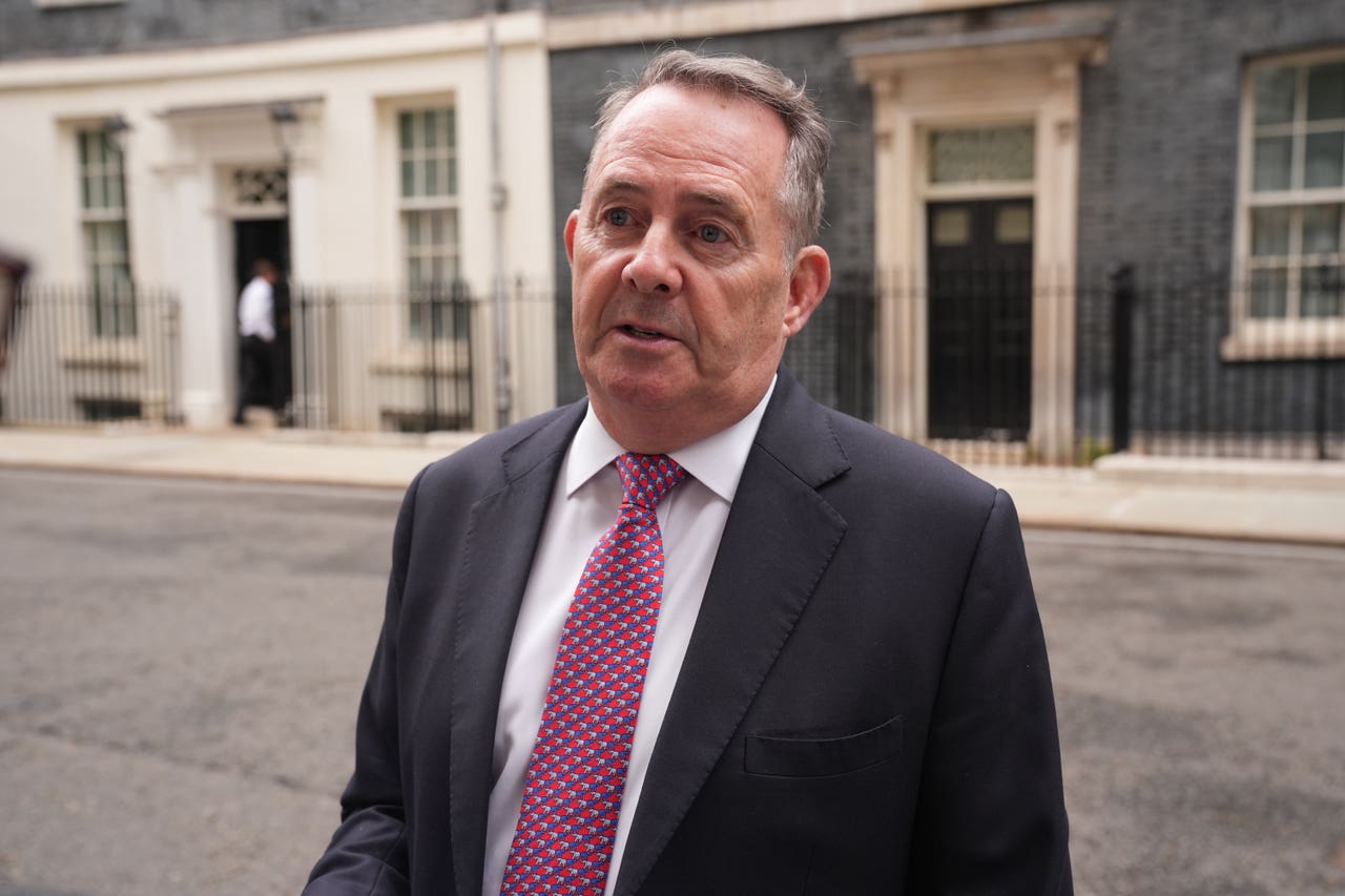 Former defence secretary calls for inquiry into 1994 Chinook crash ...