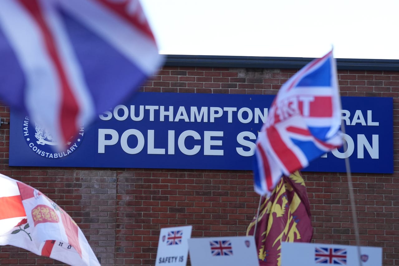 Protesters clash with police in Southampton over Henry Nowak murder ...
