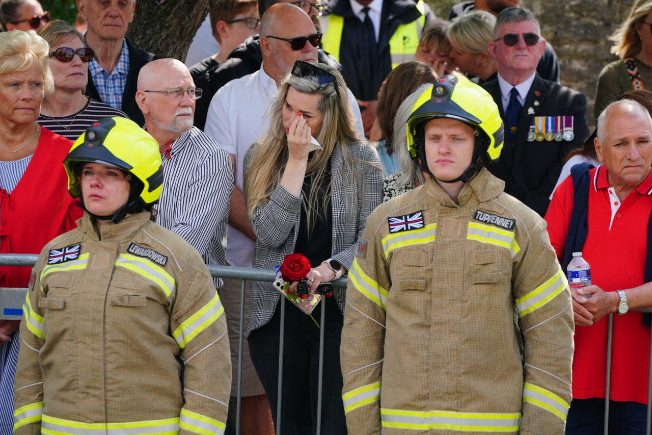 Hundreds line streets to pay tribute to firefighter Jennie Logan ...