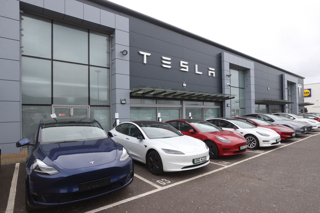 Elon Musk in line for trillion-dollar pay package if Tesla hits 10-year ...