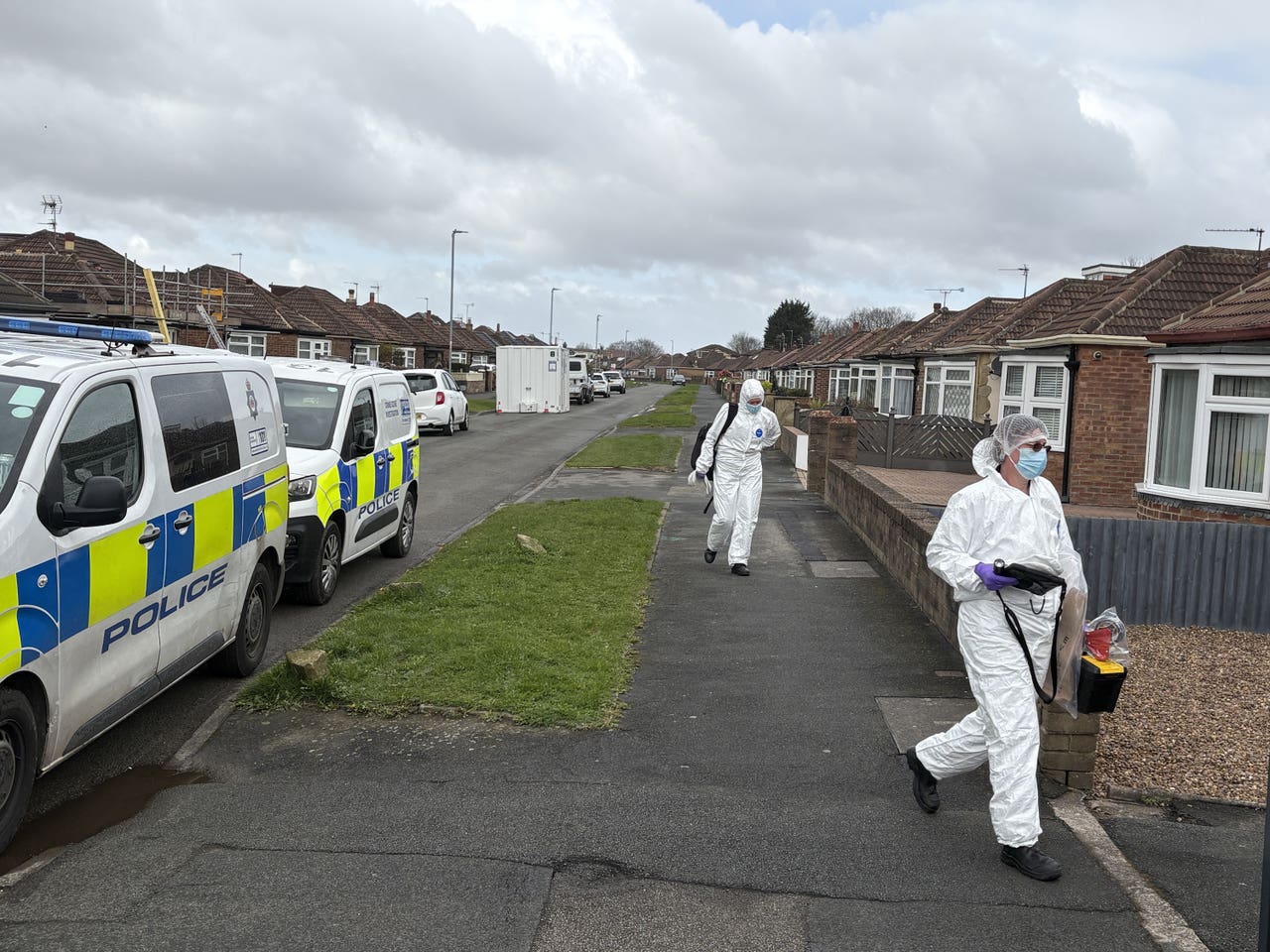 Three teenagers charged with murdering 16-year-old girl | Bicester ...