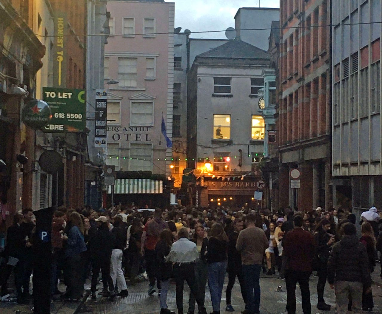 Publicans warn over crowded streets outside bars in Dublin city centre ...