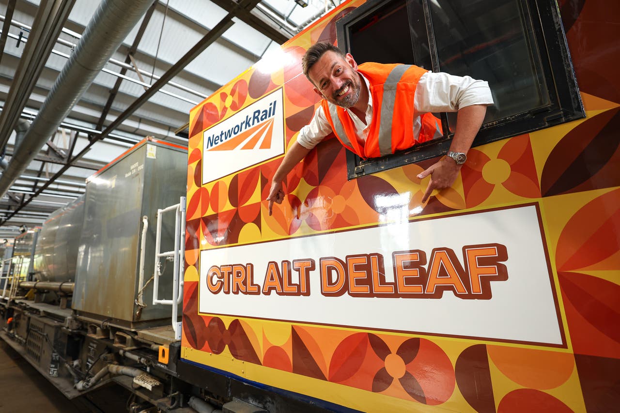 Train named Ctrl Alt Deleaf to tackle leaves on the line | Darlington ...
