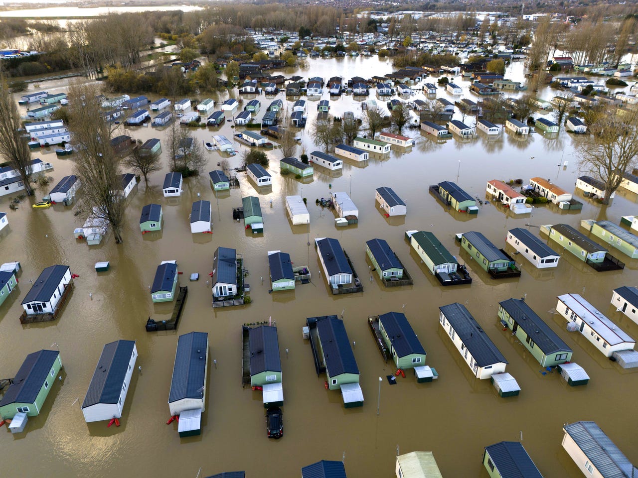 £2.6bn funding for flood defences over next two years as climate threat ...