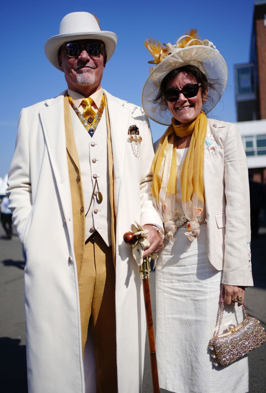 Crowds arrive for opening day of Aintree | The Gazette