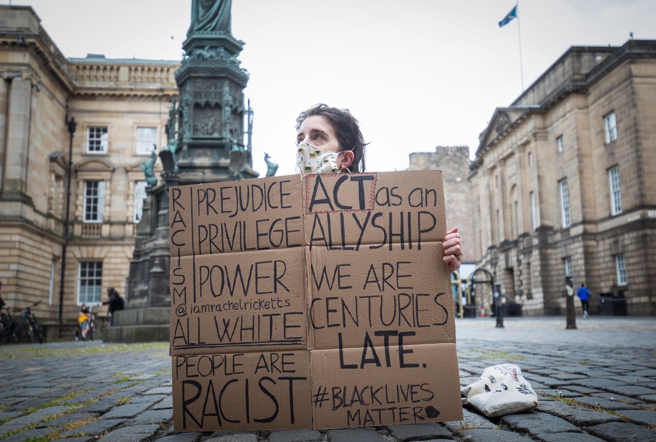 Dozens take a knee for George Floyd in peaceful Edinburgh protest | The ...