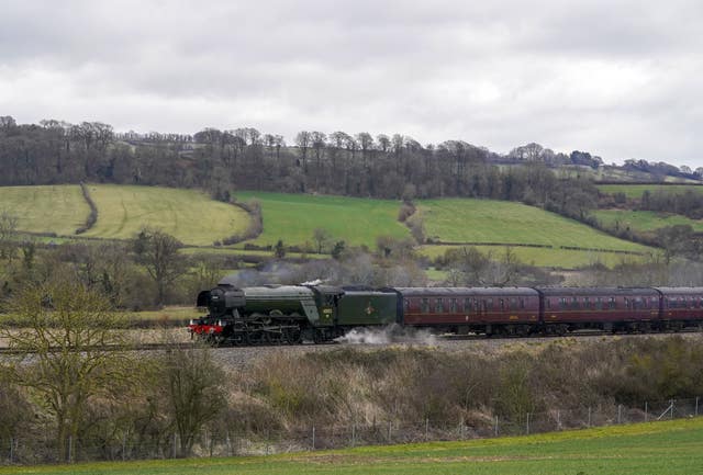 Daughter of man who saved Flying Scotsman from the scrapheap to visit ...