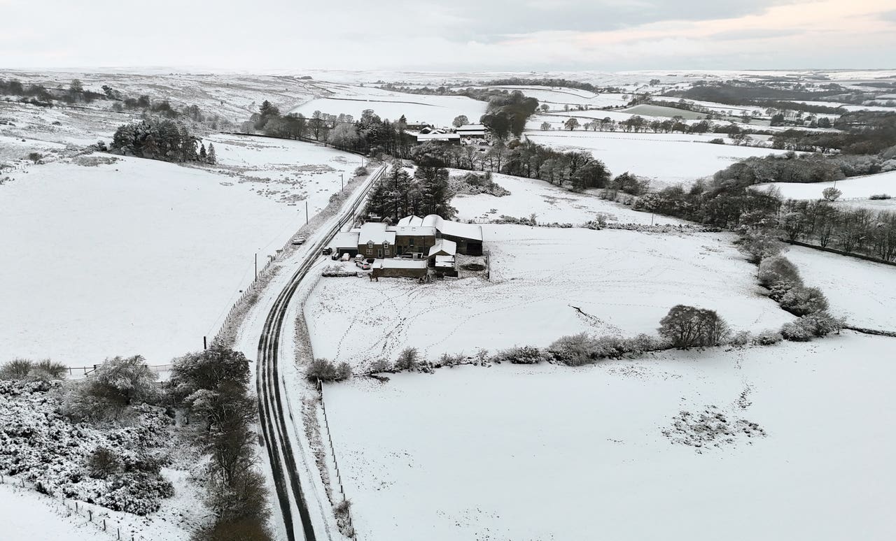 In Pictures: Wintry scenes across the UK as cold snap brings freezing ...