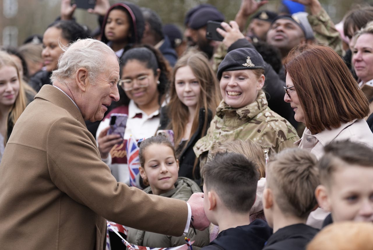 King takes part in air defence exercise and meets military families at ...